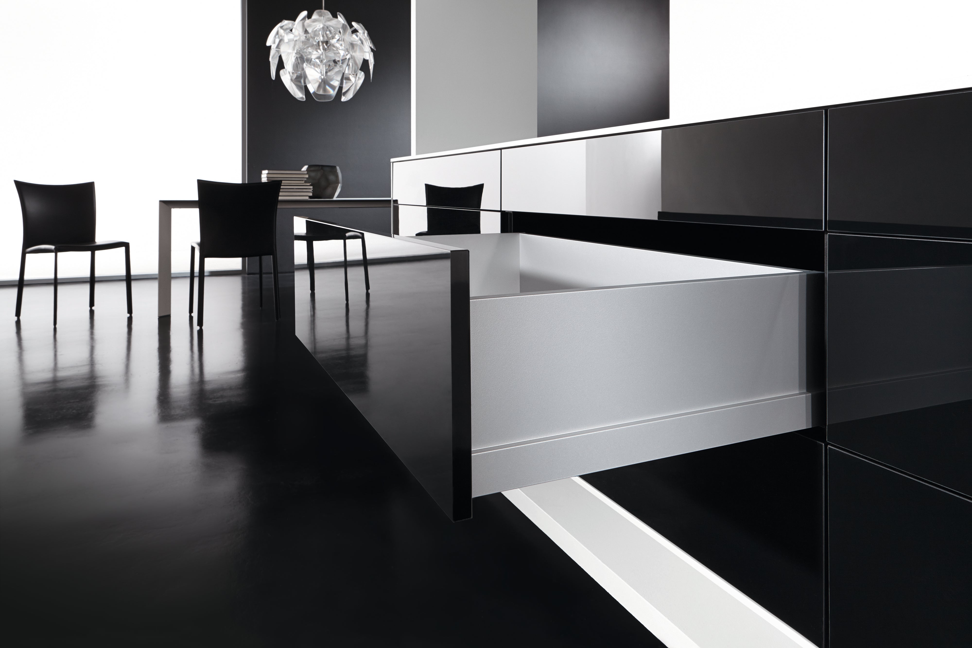 MacLean Breda – MacLean BV